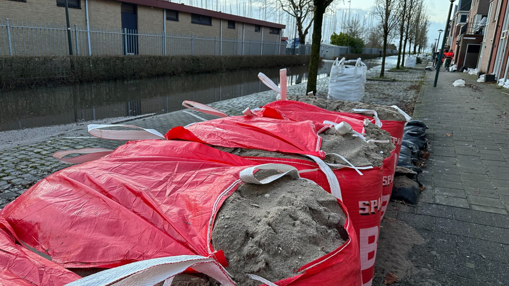 Wat gebeurt er met het zand uit de big bags van strijd tegen hoog water ...